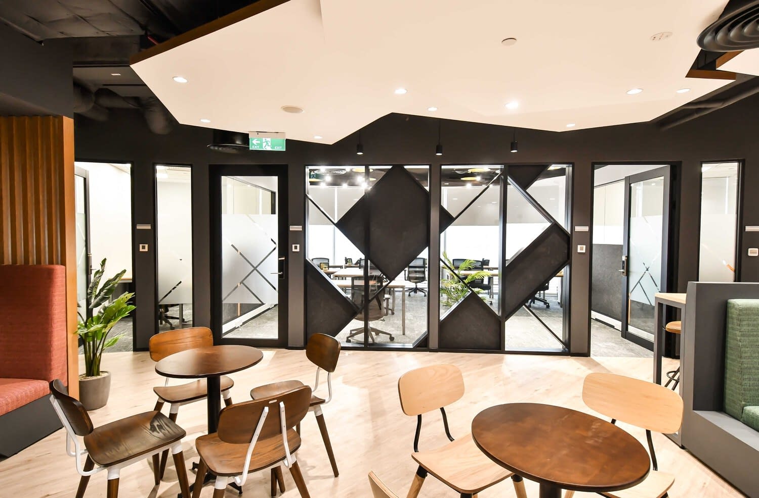 Coworking Bitexco Financial Tower - FLYDESK certified workspace