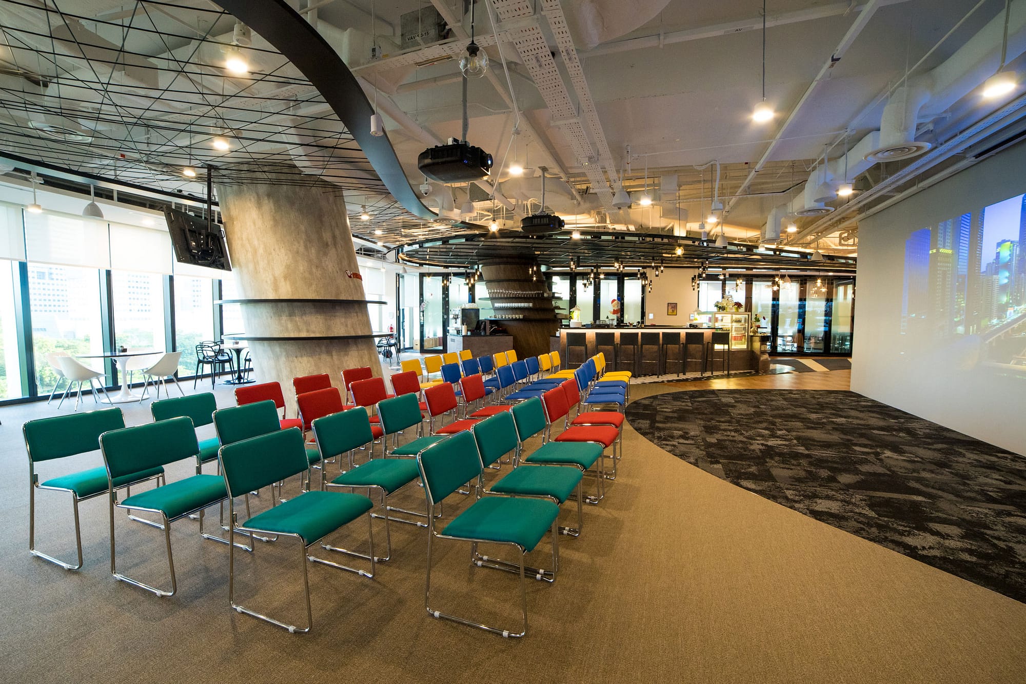 Coworking Duo Towers - FLYDESK certified workspace