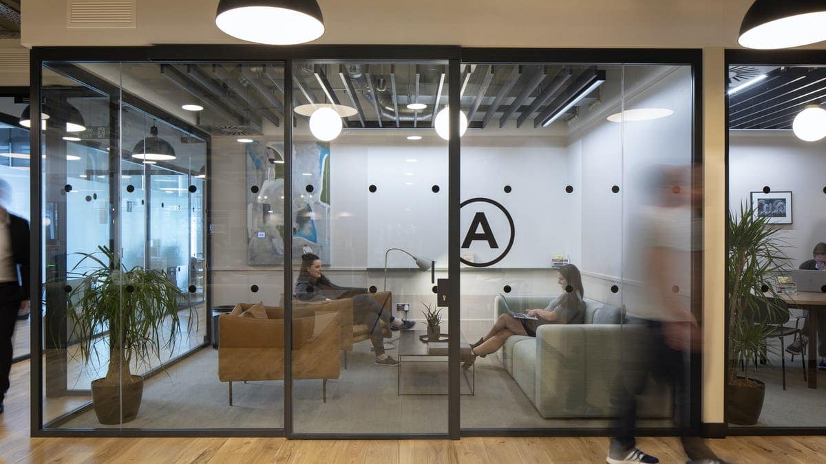 Coworking 12 Hammersmith Grove - FLYDESK certified workspace