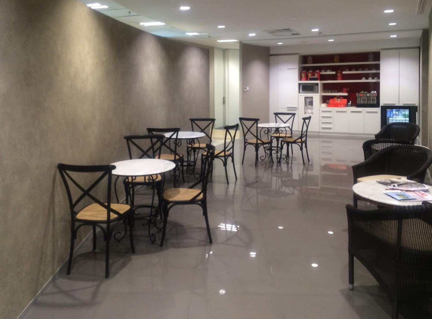 Coworking One Pacific Place - FLYDESK certified workspace