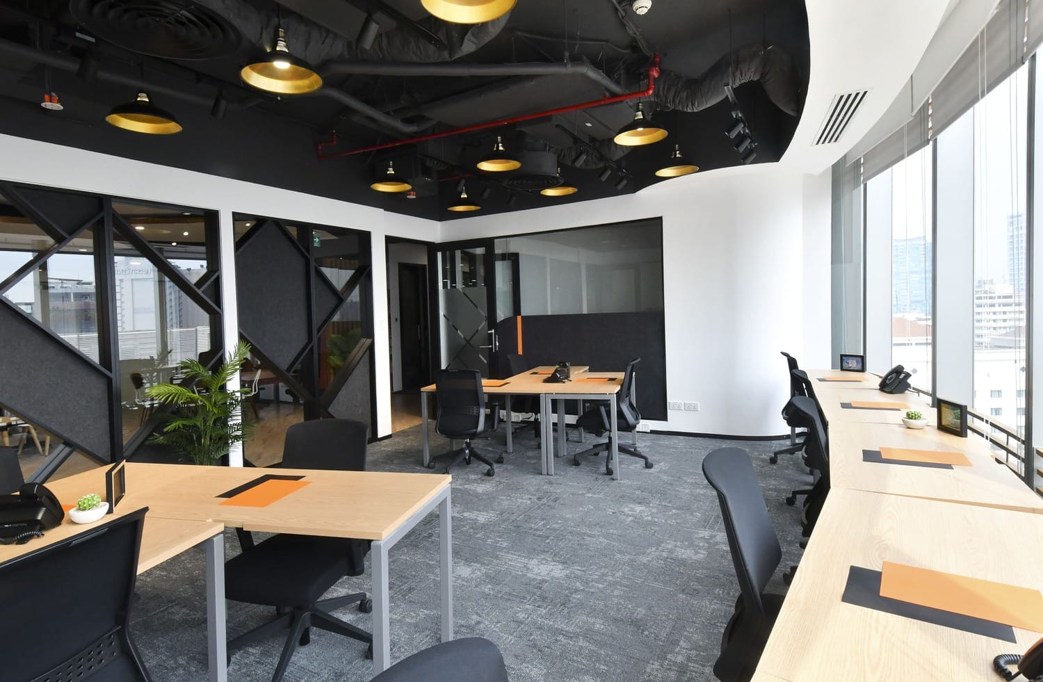 Coworking Bitexco Financial Tower - FLYDESK certified workspace
